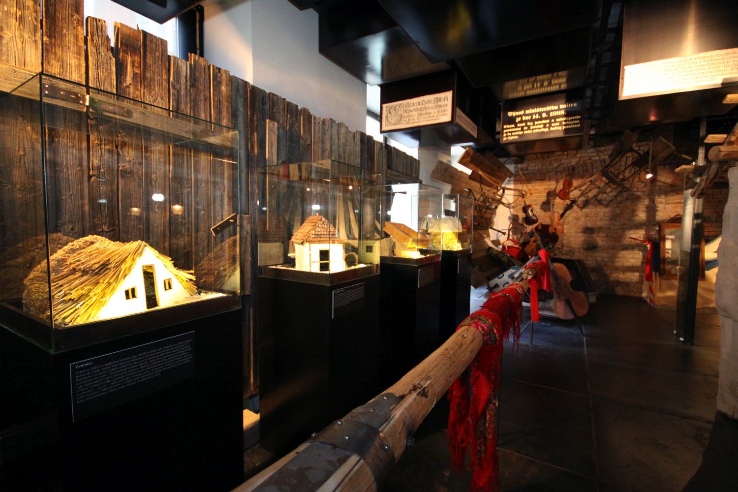 Permanent exhibition – The Story of the Roma | Museum of romani culture
